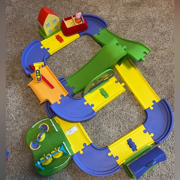 Toys | Peppa Pig All Around Peppas Town Set With Adjustable Track ...